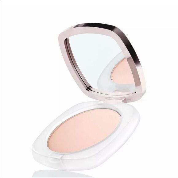 La Mer | Makeup | La Mer Translucent Sheer Pressed Powder Compact ...